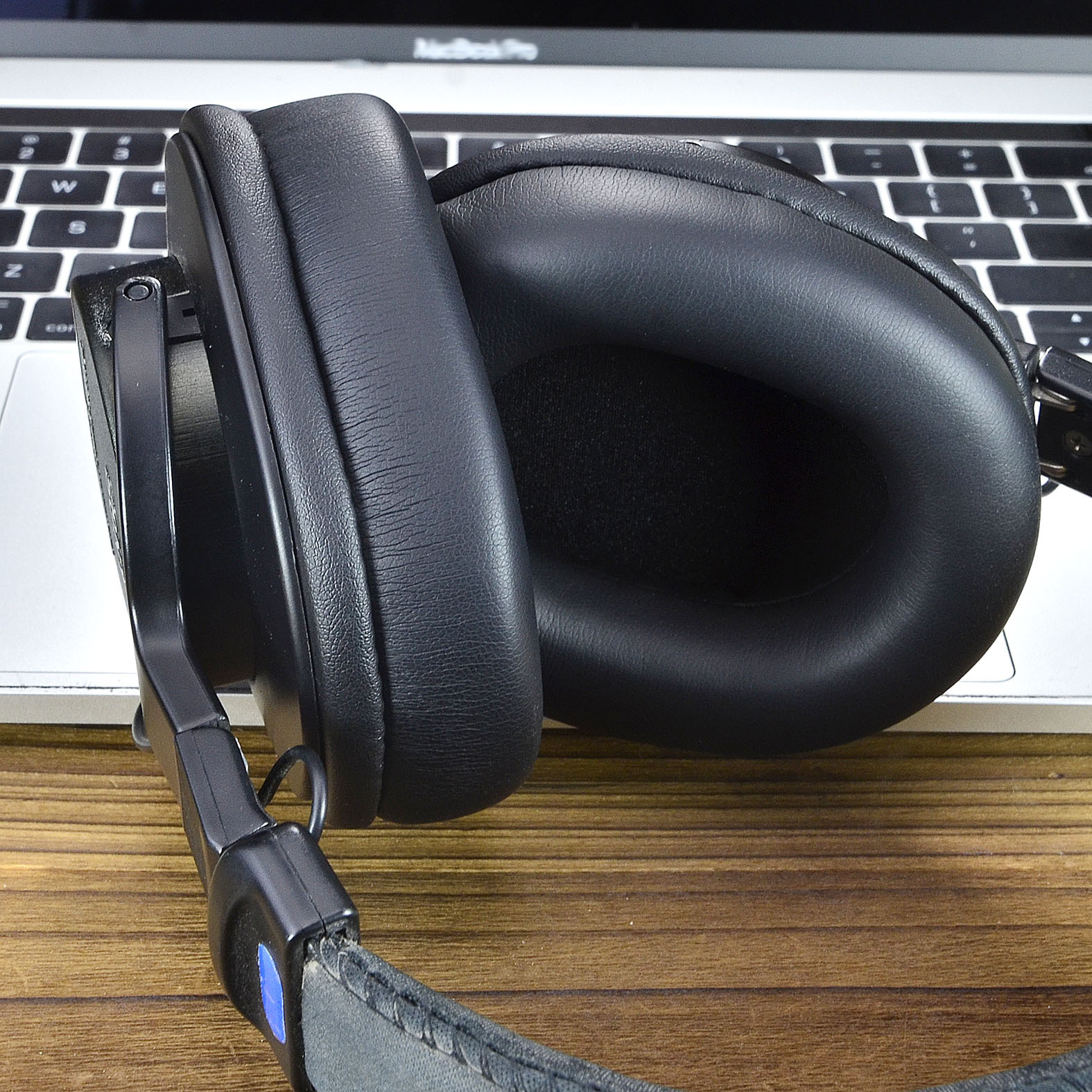 Øreputer for Sony MDR-7506/MDR-V6/MDR-V7/MDR-CD900ST/Audio Technica ATH ...